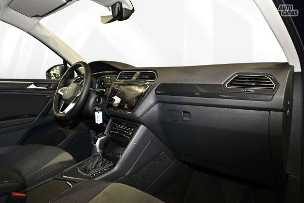 Zils Volkswagen Tiguan 2023 Kauņa, ar dzinēja tilpumu 1.50 L un nobraukumu 19 tūkst. km par 32679 €, foto 10 vietnē AUTOMOTO.COM.LV
