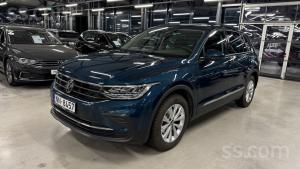 Blue Volkswagen Tiguan 2023 in Riga, with an engine capacity of 1.50 L and mileage of 46 thousand km for 24900 €, photo  on AUTOMOTO.COM.LV