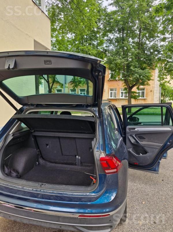 Blue Volkswagen Tiguan 2023 in Daugavpils, with an engine capacity of 1.50 L and mileage of 18 thousand km for 24000 €, photo 3 on AUTOMOTO.COM.LV