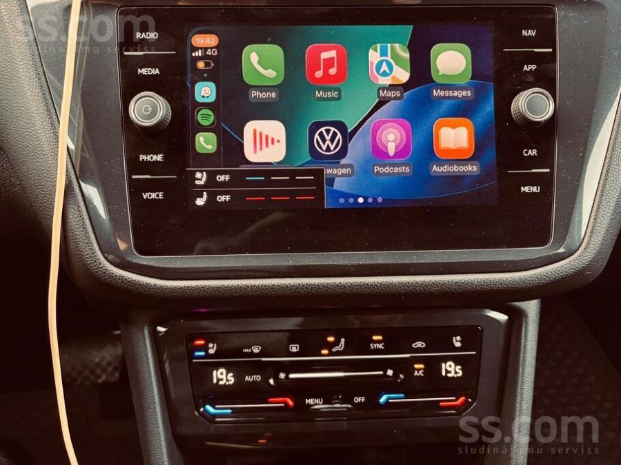 Zils Volkswagen Tiguan 2023 Rīga, ar dzinēja tilpumu 2.00 L un nobraukumu 54 tūkst. km par 30700 €, foto 24 vietnē AUTOMOTO.COM.LV