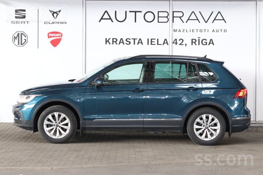 Blue Volkswagen Tiguan 2023 in Riga, with an engine capacity of 2.00 L and mileage of 100 thousand km for 22500 €, photo 5 on AUTOMOTO.COM.LV