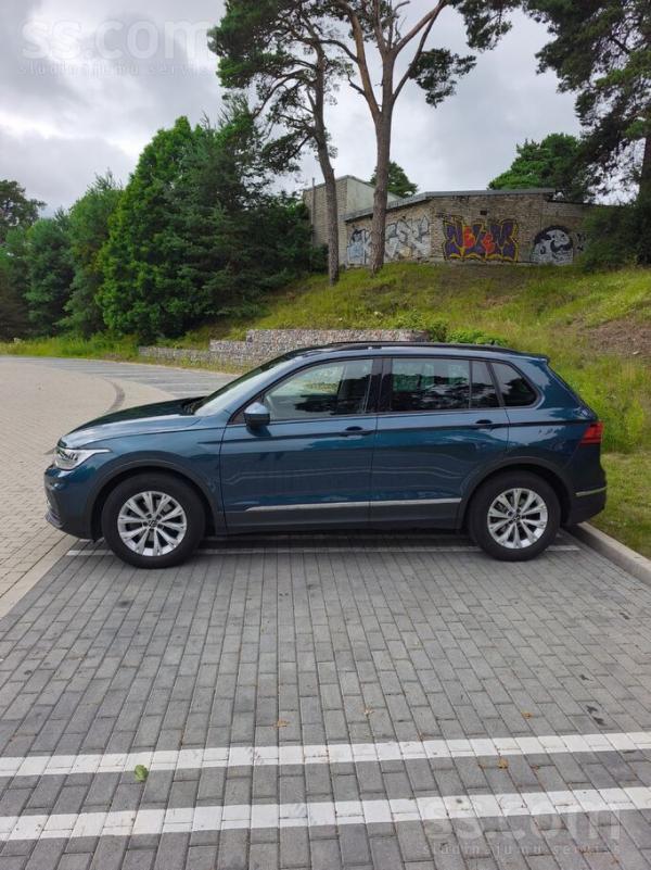 Blue Volkswagen Tiguan 2023 in Ventspils, with an engine capacity of 1.50 L and mileage of 54 thousand km for 22800 €, photo 4 on AUTOMOTO.COM.LV