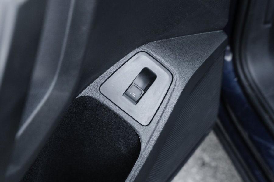 Zils Volkswagen Tiguan 2023 Rīga, ar dzinēja tilpumu 2.00 L un nobraukumu 135 tūkst. km par 26300 €, foto 14 vietnē AUTOMOTO.COM.LV