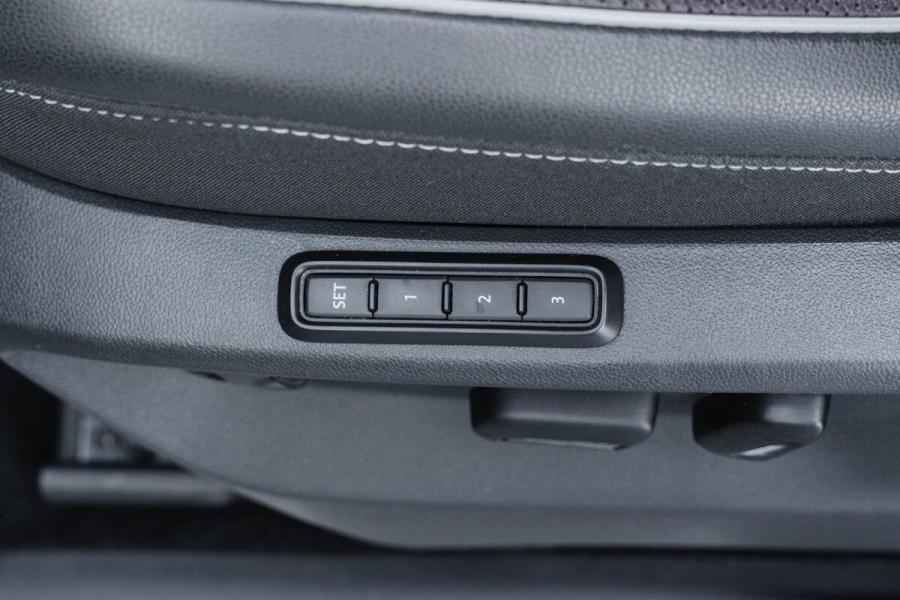 Zils Volkswagen Tiguan 2023 Rīga, ar dzinēja tilpumu 2.00 L un nobraukumu 135 tūkst. km par 26300 €, foto 16 vietnē AUTOMOTO.COM.LV