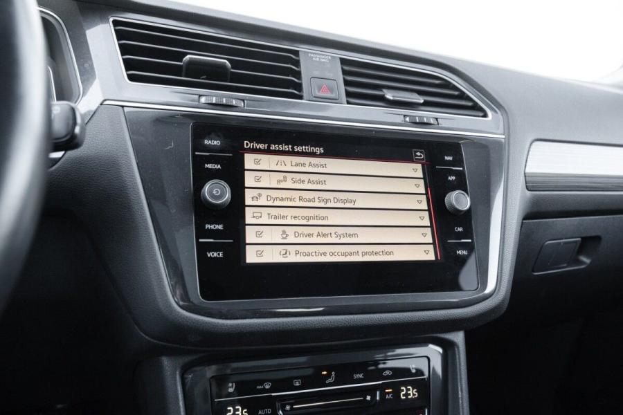 Zils Volkswagen Tiguan 2023 Rīga, ar dzinēja tilpumu 2.00 L un nobraukumu 135 tūkst. km par 26300 €, foto 30 vietnē AUTOMOTO.COM.LV