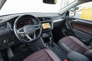 Zils Volkswagen Tiguan 2023 Rīga, ar dzinēja tilpumu 2.00 L un nobraukumu 135 tūkst. km par 26300 €, foto 35 vietnē AUTOMOTO.COM.LV