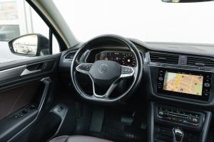 Zils Volkswagen Tiguan 2023 Rīga, ar dzinēja tilpumu 2.00 L un nobraukumu 135 tūkst. km par 26300 €, foto 36 vietnē AUTOMOTO.COM.LV