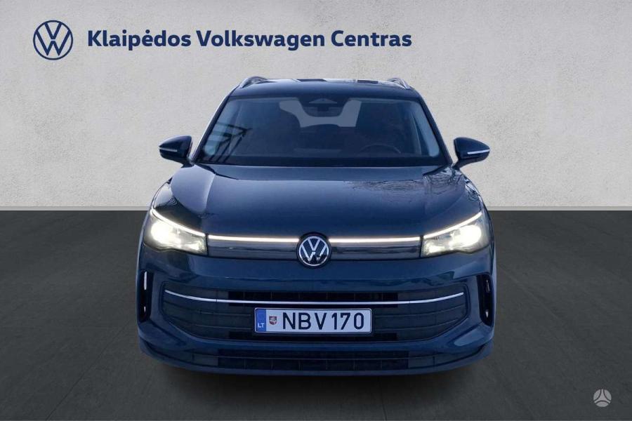 Blue Volkswagen Tiguan 2024 in Klaipeda, with an engine capacity of 1.50 L and mileage of 43 thousand km for 31300 €, photo 2 on AUTOMOTO.COM.LV