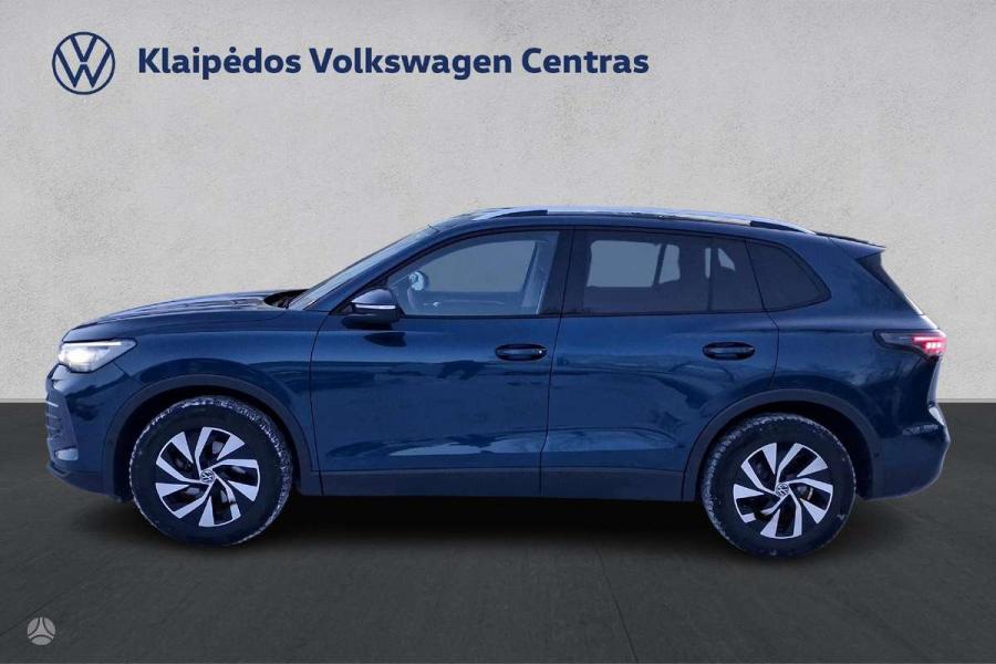 Blue Volkswagen Tiguan 2024 in Klaipeda, with an engine capacity of 1.50 L and mileage of 43 thousand km for 31300 €, photo 3 on AUTOMOTO.COM.LV