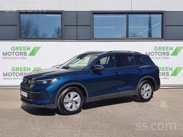 Blue Volkswagen Tiguan 2024 in Riga, with an engine capacity of 1.50 L and mileage of 43 thousand km for 31900 €, photo 1 on AUTOMOTO.COM.LV