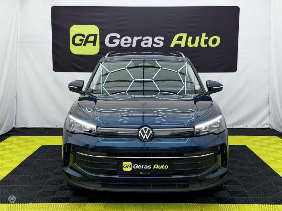 Blue Volkswagen Tiguan 2024 in Vilnius, with an engine capacity of 1.50 L and mileage of 33 thousand km for 32900 €, photo 8 on AUTOMOTO.COM.LV
