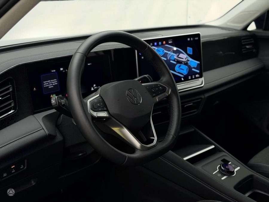 Blue Volkswagen Tiguan 2024 in Vilnius, with an engine capacity of 1.50 L and mileage of 33 thousand km for 32900 €, photo 10 on AUTOMOTO.COM.LV