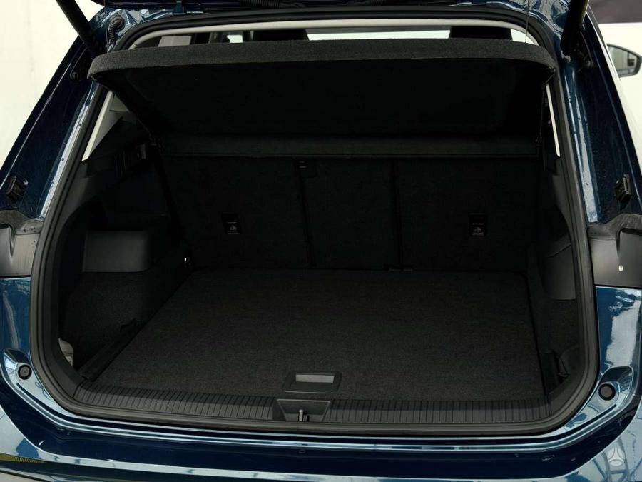Blue Volkswagen Tiguan 2024 in Vilnius, with an engine capacity of 1.50 L and mileage of 33 thousand km for 29990 €, photo 13 on AUTOMOTO.COM.LV
