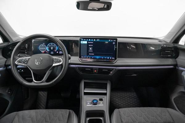 Blue Volkswagen Tiguan 2024 in Vilnius, with an engine capacity of 2.00 L and mileage of 75 thousand km for 29500 €, photo 9 on AUTOMOTO.COM.LV