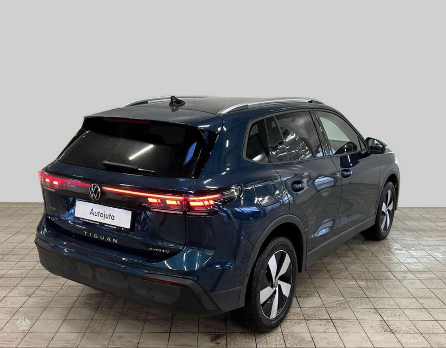 Zils Volkswagen Tiguan 2025 Kauņa, ar dzinēja tilpumu 1.50 L un nobraukumu 8 tūkst. km par 37900 €, foto 4 vietnē AUTOMOTO.COM.LV