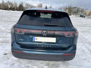 Blue Volkswagen Tiguan 2025 in Vilnius, with an engine capacity of 1.50 L and mileage of 20 thousand km for 36400 €, photo 4 on AUTOMOTO.COM.LV