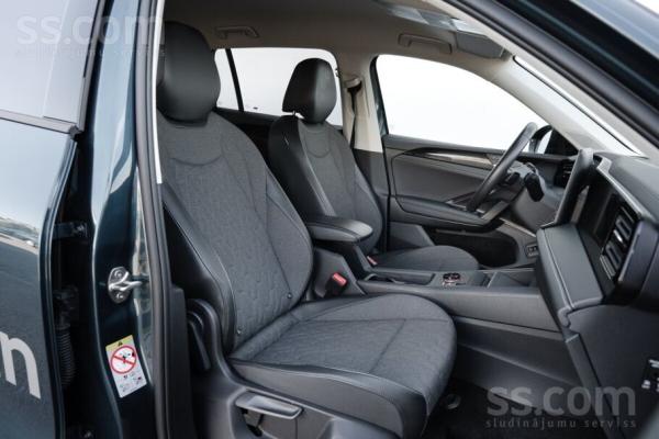 Blue Volkswagen Tiguan 2025 in Riga, with an engine capacity of 1.50 L and mileage of 18 thousand km for 30900 €, photo 7 on AUTOMOTO.COM.LV