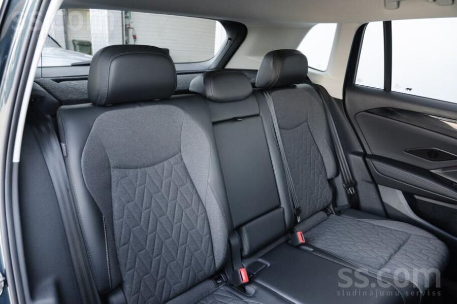 Blue Volkswagen Tiguan 2025 in Riga, with an engine capacity of 1.50 L and mileage of 18 thousand km for 30900 €, photo 9 on AUTOMOTO.COM.LV