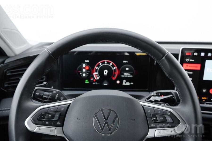 Blue Volkswagen Tiguan 2025 in Riga, with an engine capacity of 1.50 L and mileage of 18 thousand km for 30900 €, photo 18 on AUTOMOTO.COM.LV