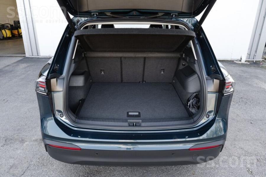 Blue Volkswagen Tiguan 2025 in Riga, with an engine capacity of 1.50 L and mileage of 18 thousand km for 30900 €, photo 30 on AUTOMOTO.COM.LV