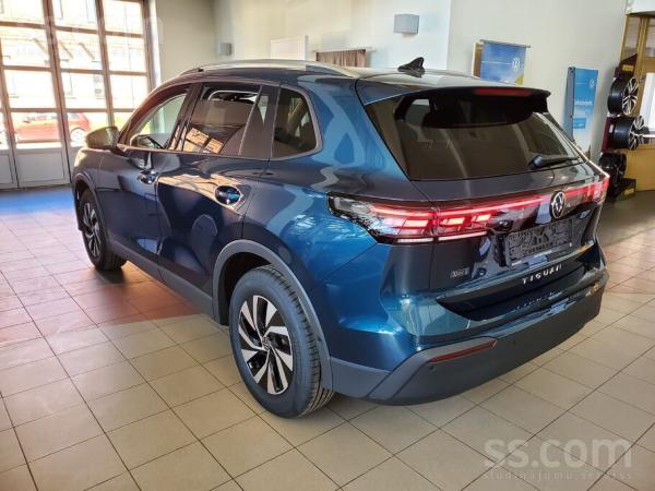 Zils Volkswagen Tiguan 2026 Daugavpils, ar dzinēja tilpumu 1.50 L un nobraukumu 10 tūkst. km par 32707 €, foto 4 vietnē AUTOMOTO.COM.LV