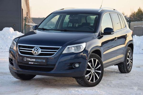 Blue Volkswagen Tiguan 2011 in Vilnius, with an engine capacity of 1.97 L and mileage of 286 thousand km for 7999 €, photo 1 on AUTOMOTO.COM.LV