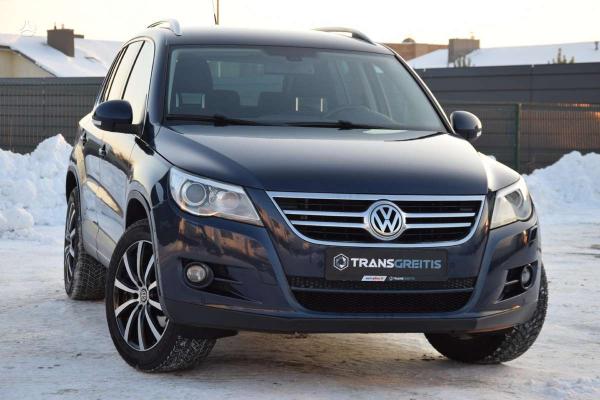 Blue Volkswagen Tiguan 2011 in Vilnius, with an engine capacity of 1.97 L and mileage of 286 thousand km for 7999 €, photo 3 on AUTOMOTO.COM.LV