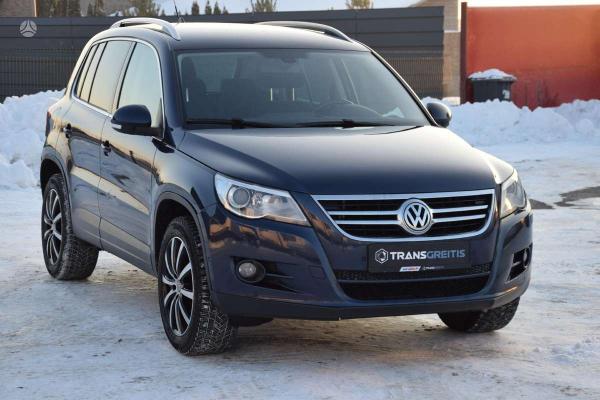 Blue Volkswagen Tiguan 2011 in Vilnius, with an engine capacity of 1.97 L and mileage of 286 thousand km for 7999 €, photo 4 on AUTOMOTO.COM.LV