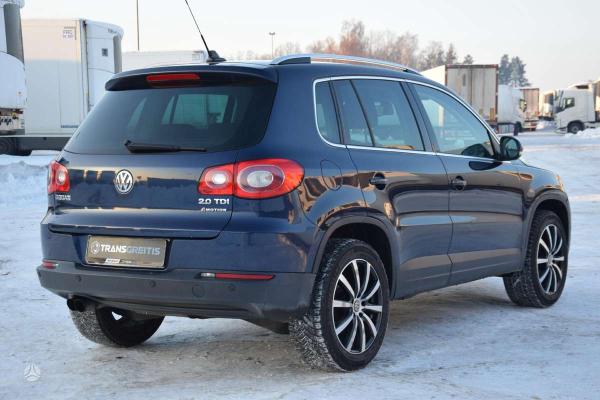 Blue Volkswagen Tiguan 2011 in Vilnius, with an engine capacity of 1.97 L and mileage of 286 thousand km for 7999 €, photo 10 on AUTOMOTO.COM.LV