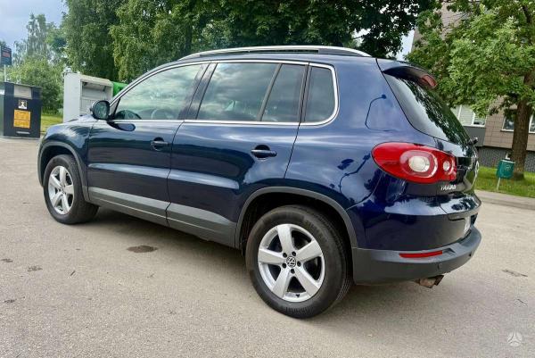 Zils Volkswagen Tiguan 2011 Tauragė, ar dzinēja tilpumu 1.98 L un nobraukumu 174 tūkst. km par 5600 €, foto 8 vietnē AUTOMOTO.COM.LV