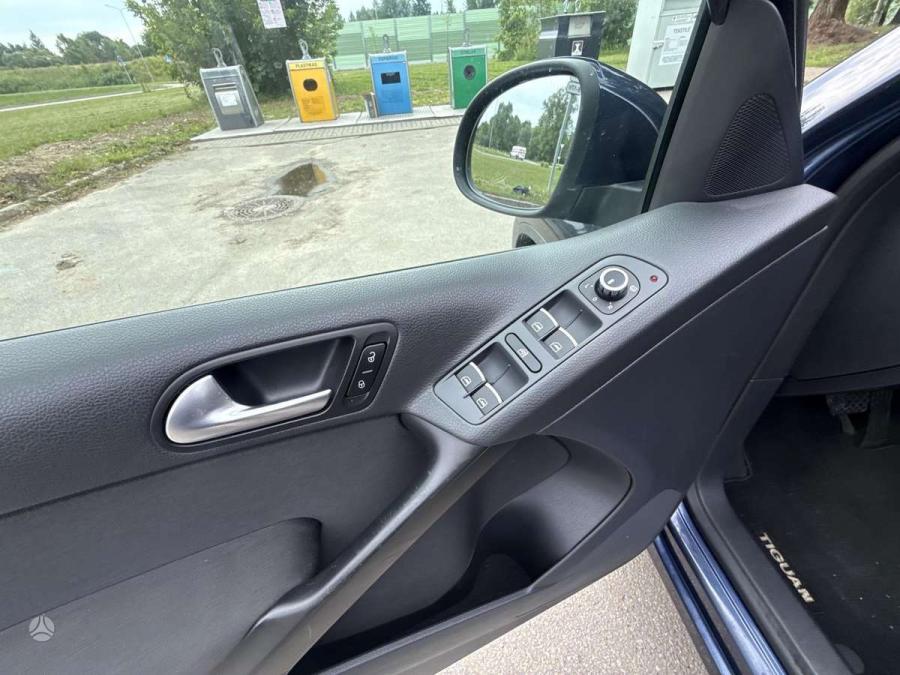 Blue Volkswagen Tiguan 2011 in Taurage, with an engine capacity of 1.98 L and mileage of 174 thousand km for 5600 €, photo 24 on AUTOMOTO.COM.LV