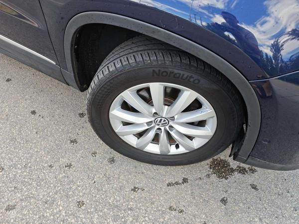 Blue Volkswagen Tiguan 2012 in Taurage, with an engine capacity of 2.00 L and mileage of 220 thousand km for 7700 €, photo 2 on AUTOMOTO.COM.LV