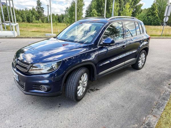 Blue Volkswagen Tiguan 2012 in Taurage, with an engine capacity of 2.00 L and mileage of 220 thousand km for 7700 €, photo 5 on AUTOMOTO.COM.LV
