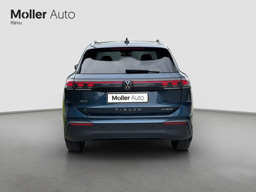 Zils Volkswagen Tiguan 2025 Pērnava, ar dzinēja tilpumu 1.50 L un nobraukumu 24 tūkst. km par 35850 €, foto 5 vietnē AUTOMOTO.COM.LV