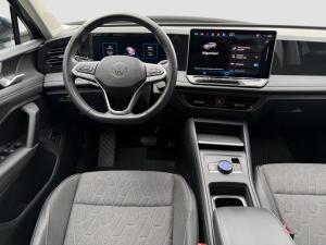 Zils Volkswagen Tiguan 2025 Pērnava, ar dzinēja tilpumu 1.50 L un nobraukumu 24 tūkst. km par 35850 €, foto 7 vietnē AUTOMOTO.COM.LV