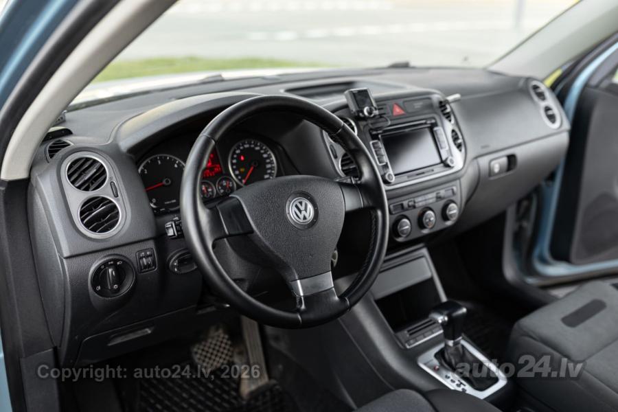 Zils Volkswagen Tiguan 2008 Tallina, ar dzinēja tilpumu 2.00 L un nobraukumu 329 tūkst. km par 5999 €, foto 8 vietnē AUTOMOTO.COM.LV