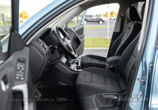 Blue Volkswagen Tiguan 2008 in Tallinn, with an engine capacity of 2.00 L and mileage of 329 thousand km for 5999 €, photo 10 on AUTOMOTO.COM.LV