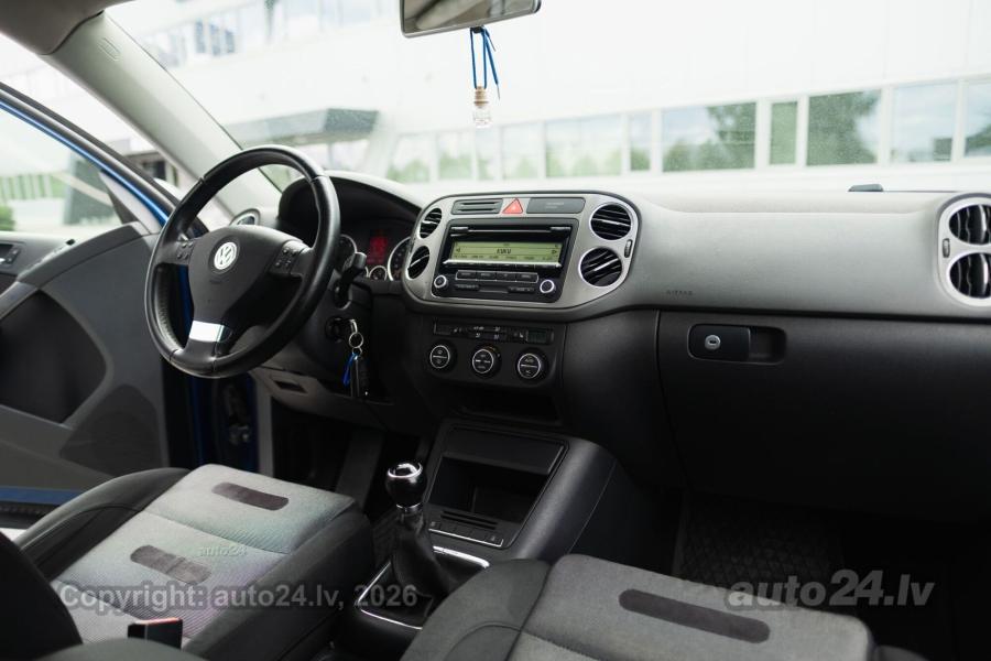 Zils Volkswagen Tiguan 2009 Tallina, ar dzinēja tilpumu 1.40 L un nobraukumu 149 tūkst. km par 4299 €, foto 9 vietnē AUTOMOTO.COM.LV