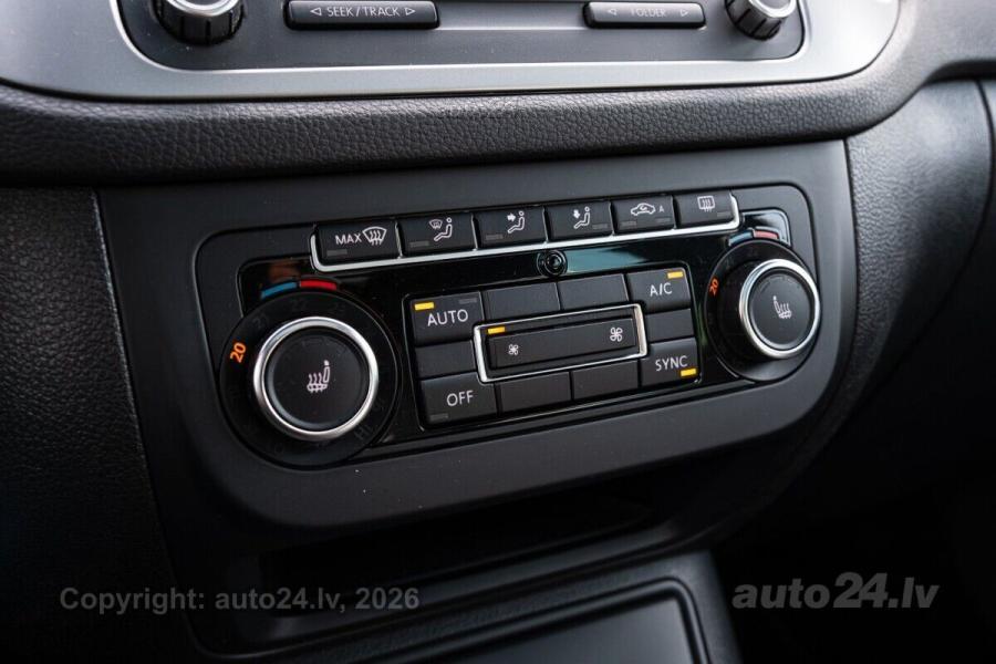 Blue Volkswagen Tiguan 2013 in Jelgava, with an engine capacity of 1.40 L and mileage of 168 thousand km for 10350 €, photo 13 on AUTOMOTO.COM.LV