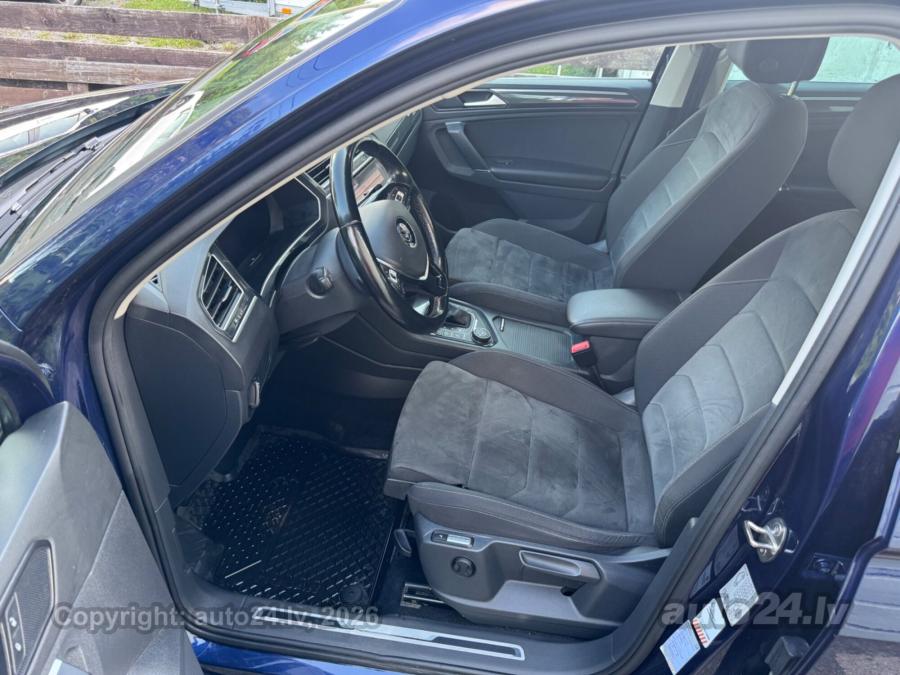 Blue Volkswagen Tiguan 2017 in Tallinn, with an engine capacity of 2.00 L and mileage of 164 thousand km for 18999 €, photo 8 on AUTOMOTO.COM.LV