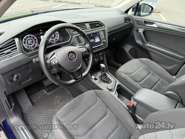 Blue Volkswagen Tiguan 2017 in Tallinn, with an engine capacity of 2.00 L and mileage of 82 thousand km for 19995 €, photo 10 on AUTOMOTO.COM.LV