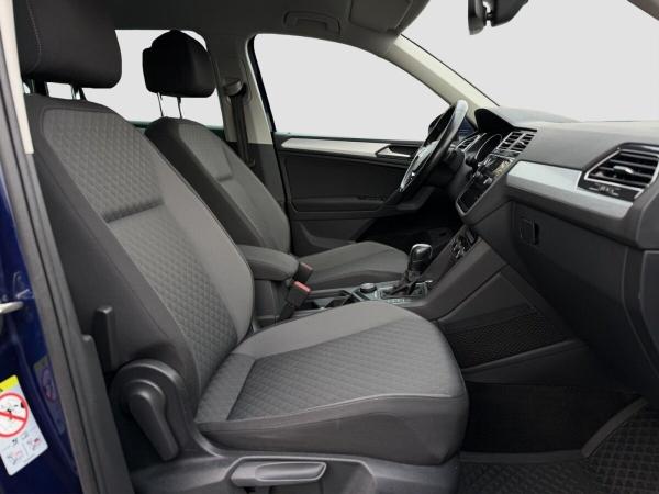 Zils Volkswagen Tiguan 2019 Pērnava, ar dzinēja tilpumu 2.00 L un nobraukumu 159 tūkst. km par 19900 €, foto 6 vietnē AUTOMOTO.COM.LV
