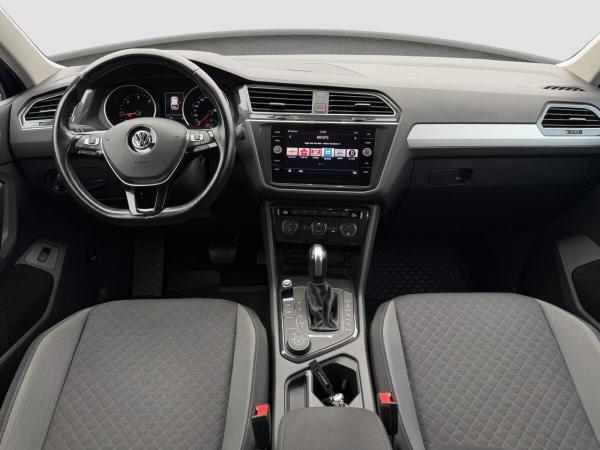Zils Volkswagen Tiguan 2019 Pērnava, ar dzinēja tilpumu 2.00 L un nobraukumu 159 tūkst. km par 19900 €, foto 7 vietnē AUTOMOTO.COM.LV