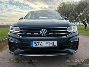 Blue Volkswagen Tiguan 2021 in Tallinn, with an engine capacity of 1.50 L and mileage of 49 thousand km for 29900 €, photo 4 on AUTOMOTO.COM.LV
