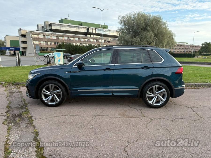 Blue Volkswagen Tiguan 2021 in Tallinn, with an engine capacity of 1.50 L and mileage of 49 thousand km for 29900 €, photo 6 on AUTOMOTO.COM.LV