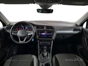 Zils Volkswagen Tiguan 2021 Tallina, ar dzinēja tilpumu 2.00 L un nobraukumu 99 tūkst. km par 21990 €, foto 9 vietnē AUTOMOTO.COM.LV