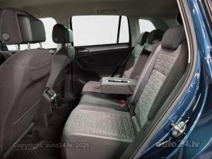 Zils Volkswagen Tiguan 2021 Tallina, ar dzinēja tilpumu 2.00 L un nobraukumu 99 tūkst. km par 21990 €, foto 20 vietnē AUTOMOTO.COM.LV