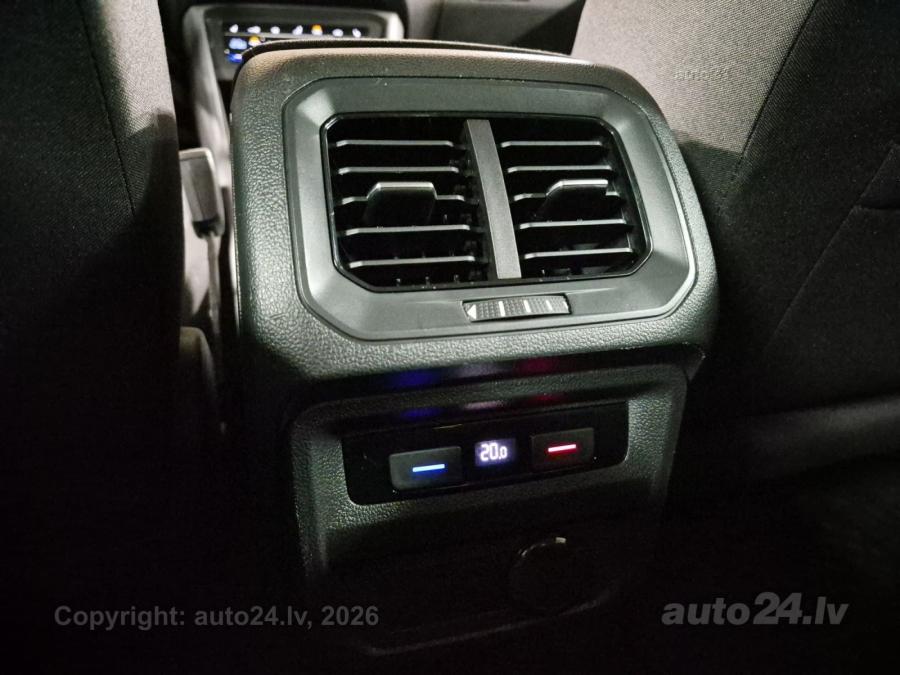 Zils Volkswagen Tiguan 2021 Tallina, ar dzinēja tilpumu 2.00 L un nobraukumu 99 tūkst. km par 21990 €, foto 21 vietnē AUTOMOTO.COM.LV