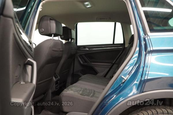 Blue Volkswagen Tiguan 2022 in Tallinn, with an engine capacity of 1.40 L and mileage of 120 thousand km for 27900 €, photo 10 on AUTOMOTO.COM.LV
