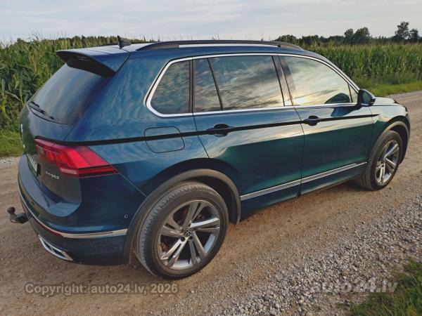 Blue Volkswagen Tiguan 2022 in Tartu, with an engine capacity of 1.40 L and mileage of 62 thousand km for 28000 €, photo 3 on AUTOMOTO.COM.LV